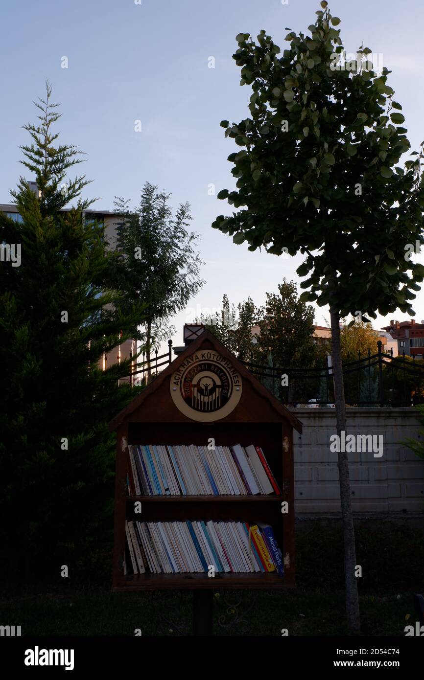 Open air library hi-res stock photography and images - Alamy