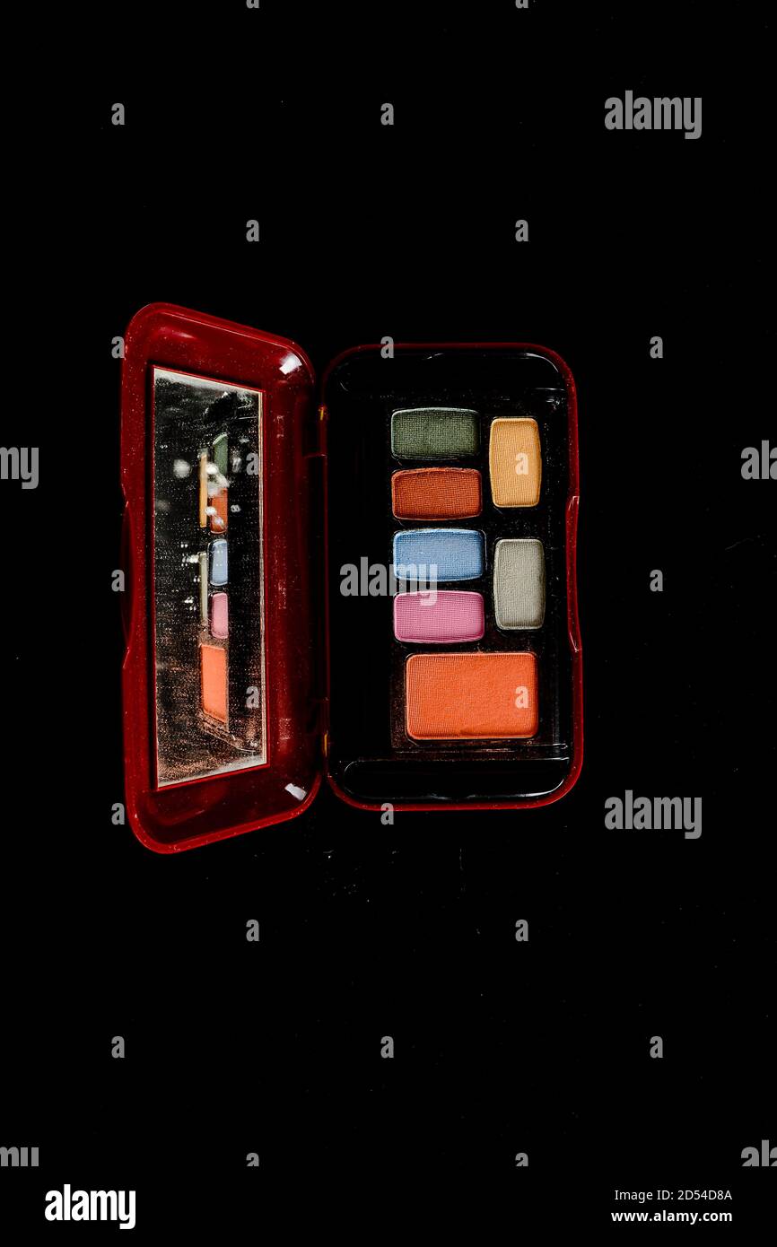Close-up of eyeshadow box Stock Photo - Alamy