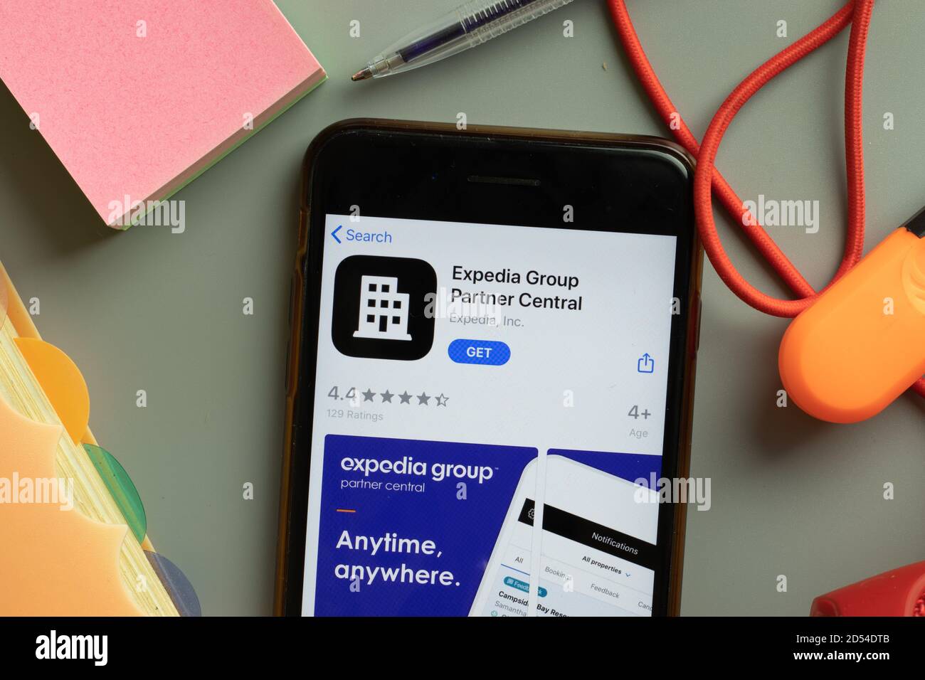 Expedia partner hi-res stock photography and images - Alamy