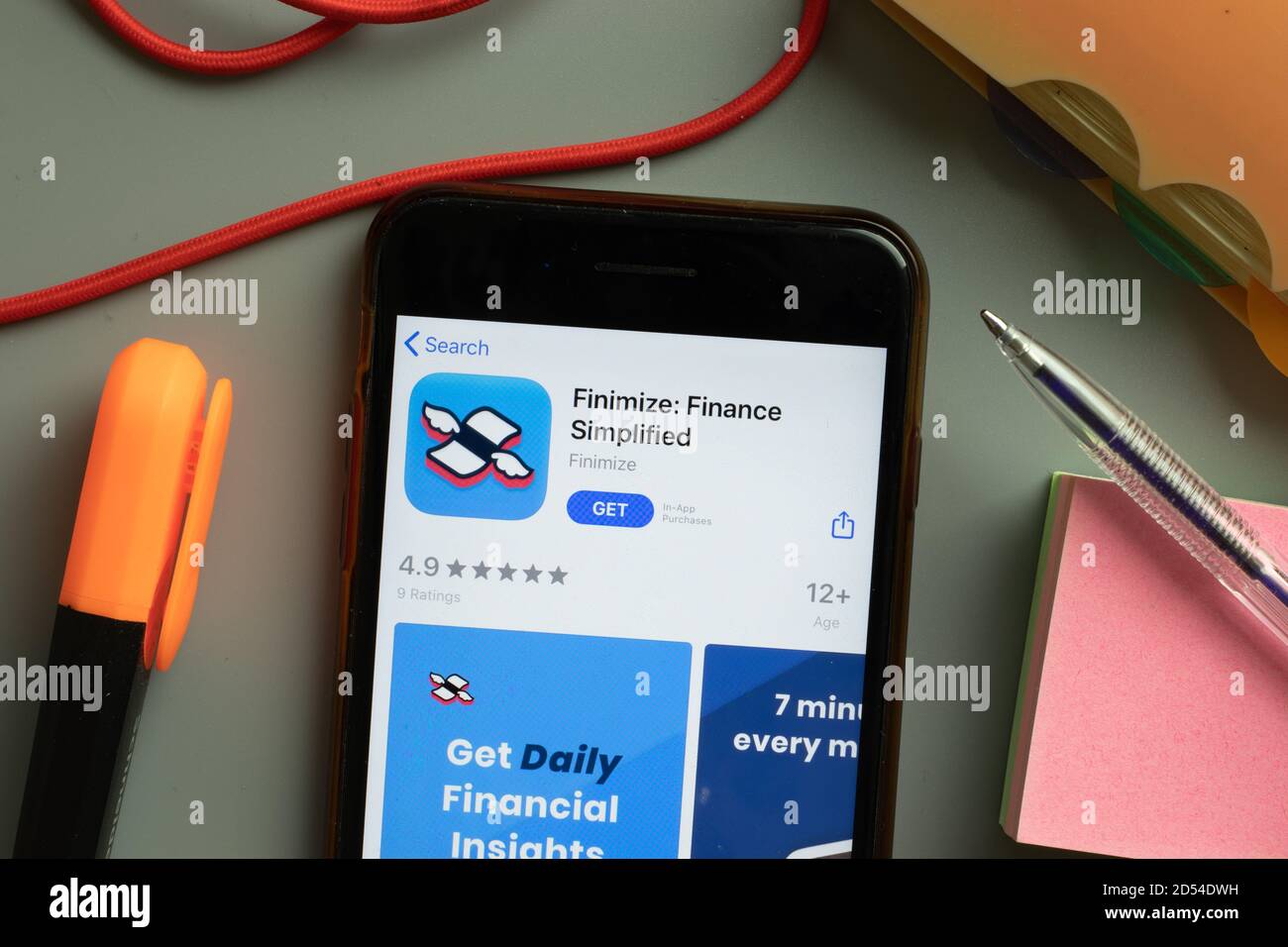 Finimize app hi-res stock photography and images - Alamy