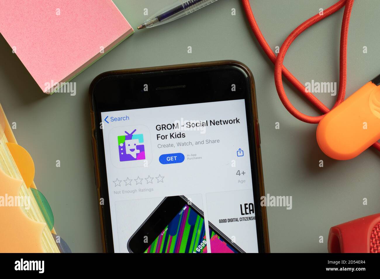 Grom logo hi-res stock photography and images - Alamy