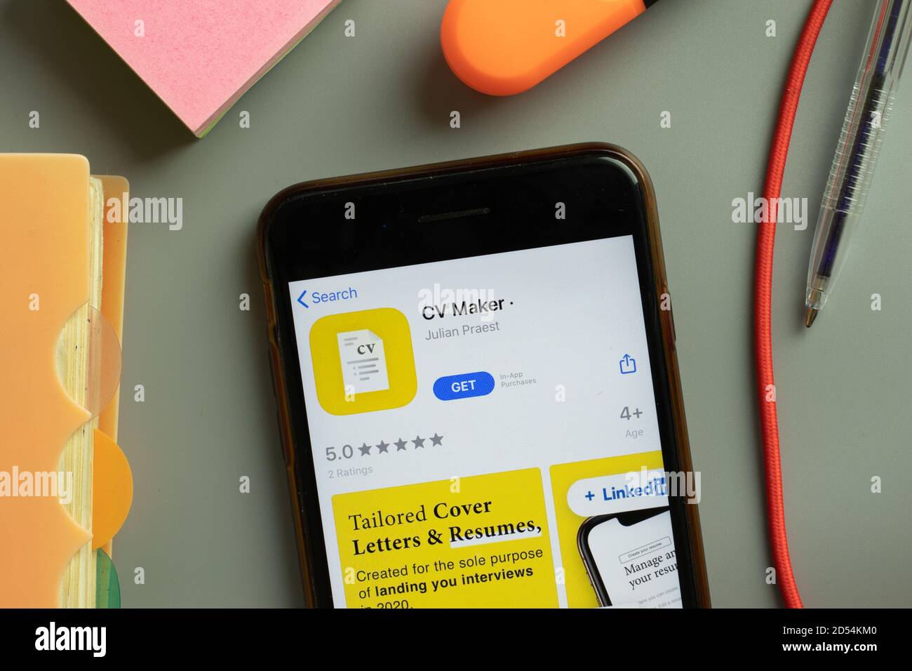 Cv maker hi-res stock photography and images - Alamy