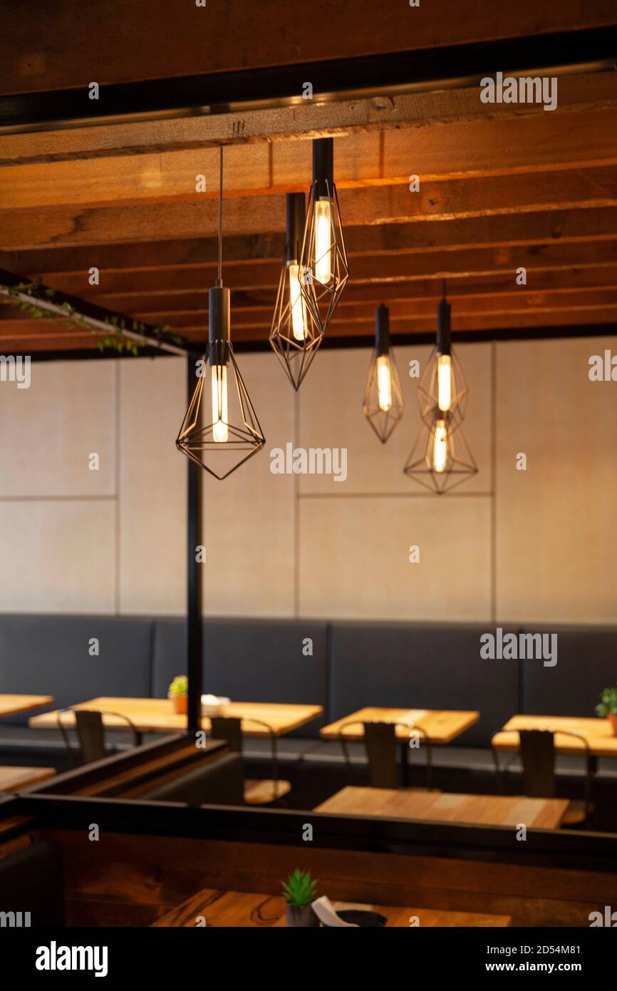 High ceiling restaurant hi-res stock photography and images - Alamy