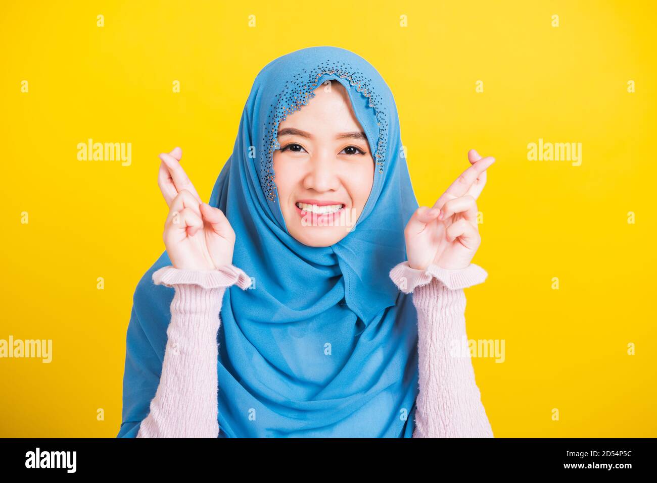 Asian Muslim Arab, Portrait of happy Asian beautiful young woman ...