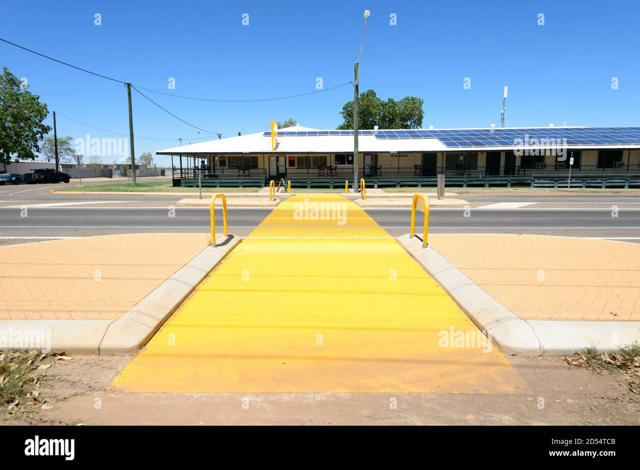 Yellow pedestrian crossing hi-res stock photography and images - Alamy