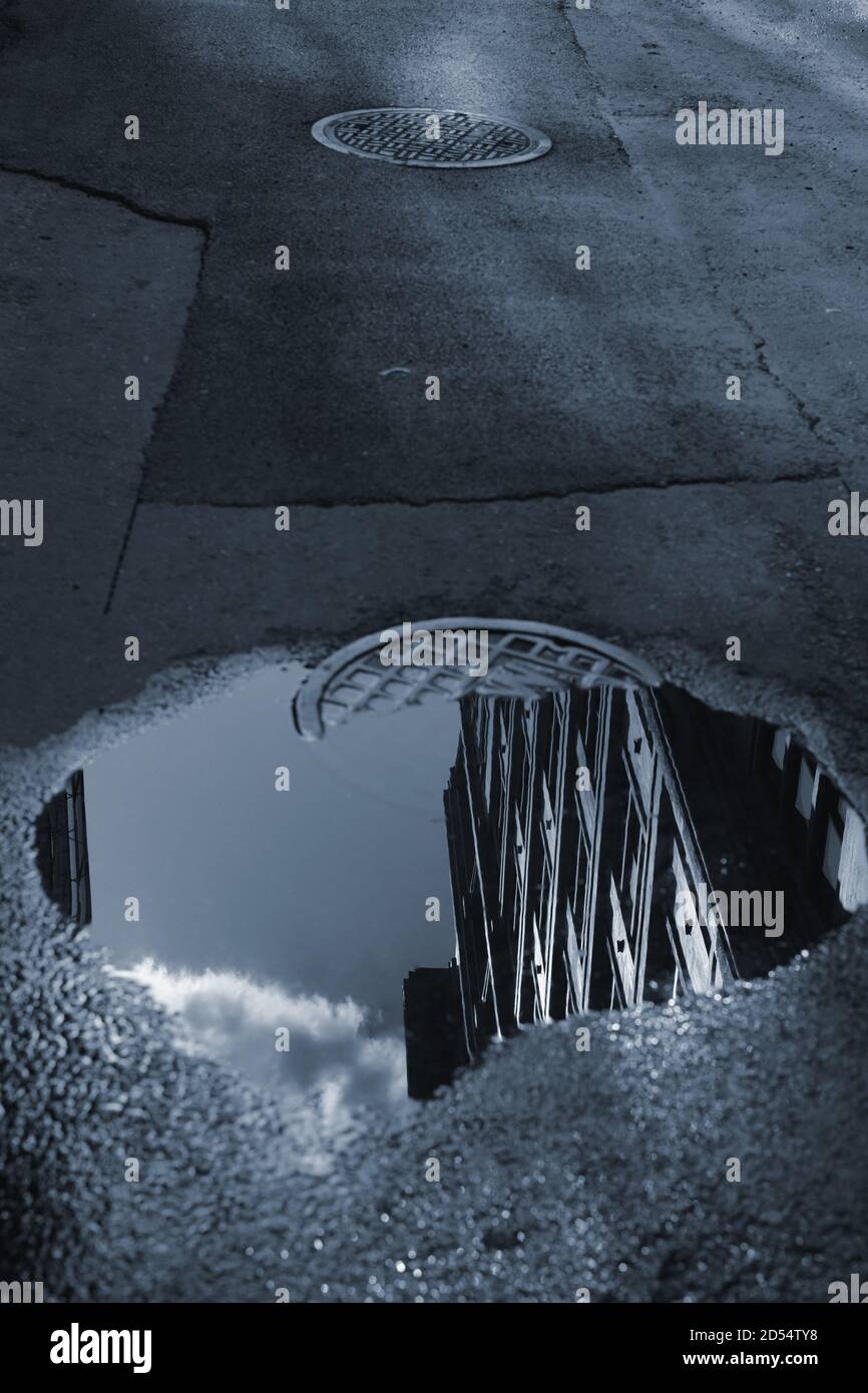 Puddle drain hi-res stock photography and images - Alamy