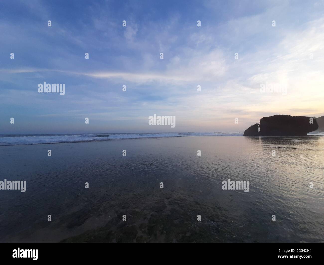 Creeping out of water hi-res stock photography and images - Alamy