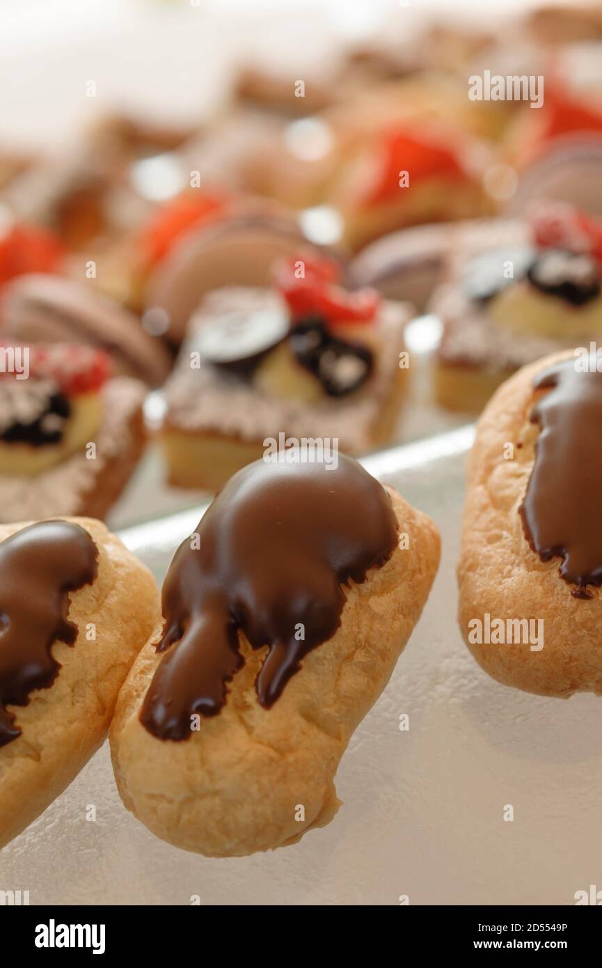 Cream puffs display hi-res stock photography and images - Alamy