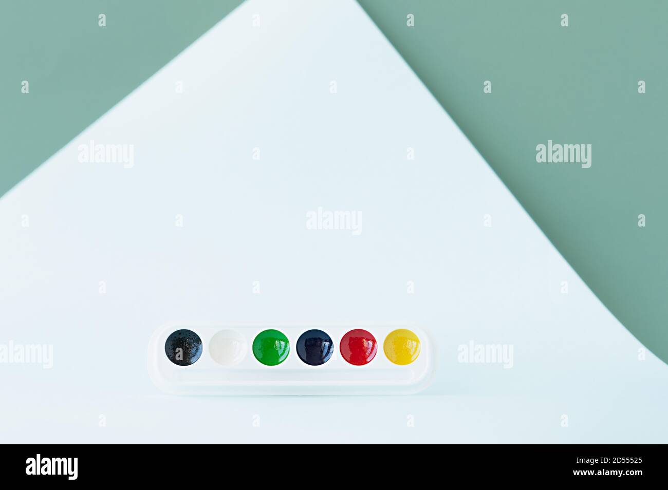 Monotone color palette hi-res stock photography and images - Alamy