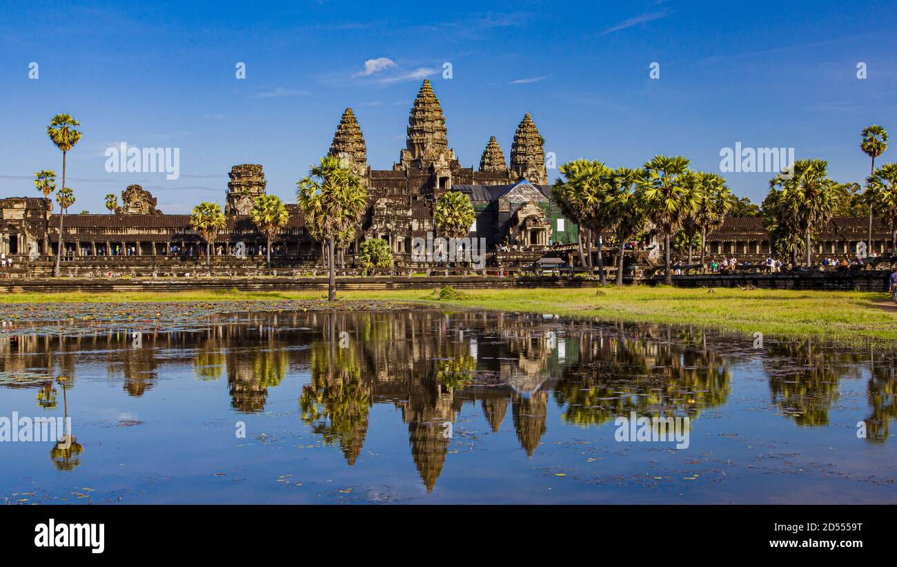 Ancient buddhist khmer temple in angkor wat complex hi-res stock ...