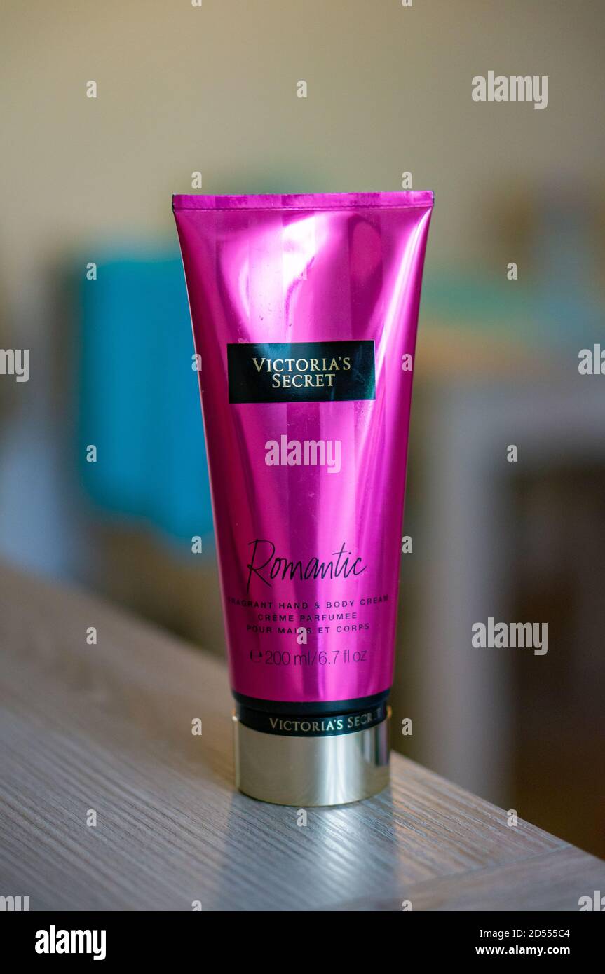 Victoria’s secret 2020 hi-res stock photography and images - Alamy