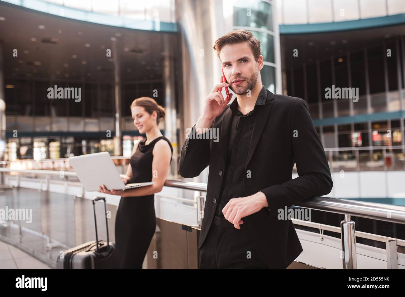 Airport black man phone hi-res stock photography and images - Alamy