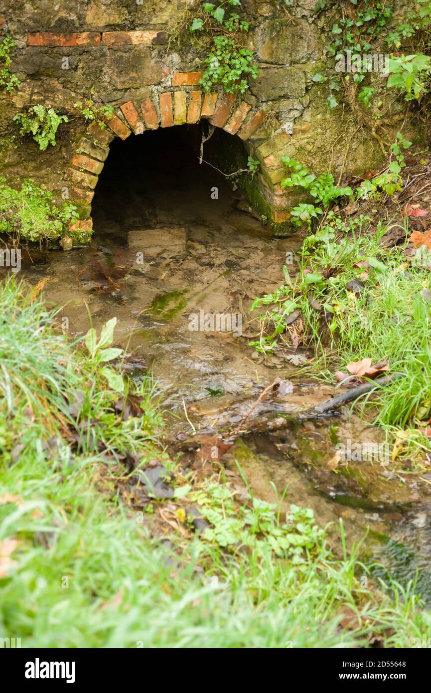 Open sewage hi-res stock photography and images - Alamy
