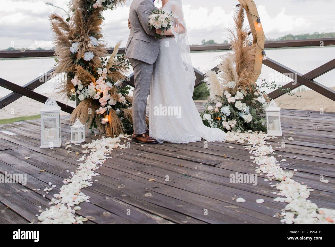 bride and groom at the wedding ceremony Stock Photo - Alamy