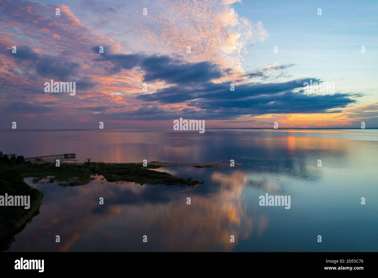 October sunset on Mobile Bay, Alabama Stock Photo - Alamy