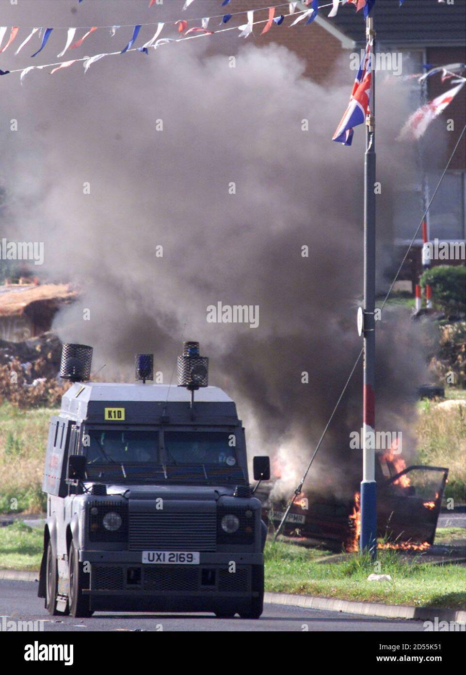 Soldiers of the british army on patrol in garvaghy road hi-res stock ...
