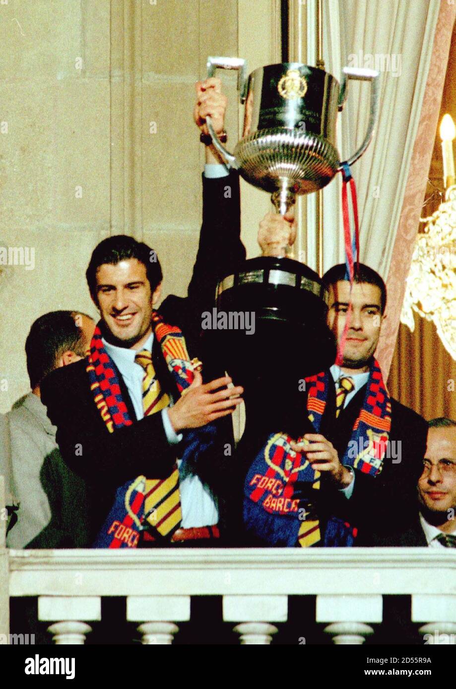 Luis figo pep guardiola hi-res stock photography and images - Alamy