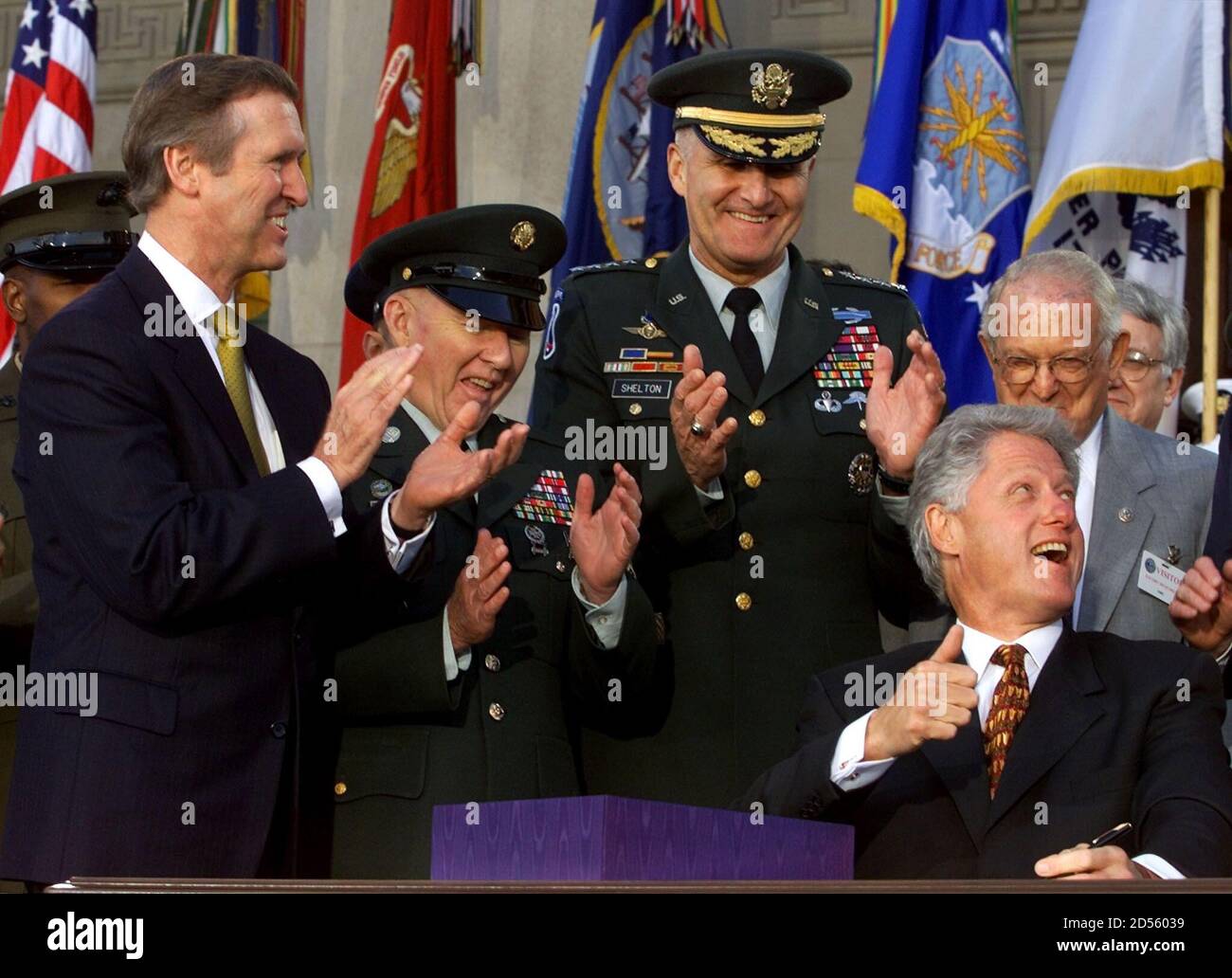 United states military personnel to e hi-res stock photography and ...