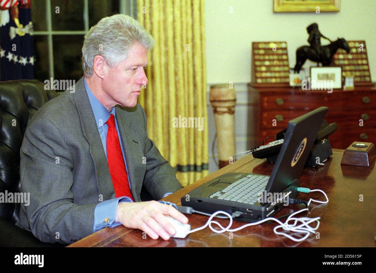 Oval office desk hi-res stock photography and images - Alamy
