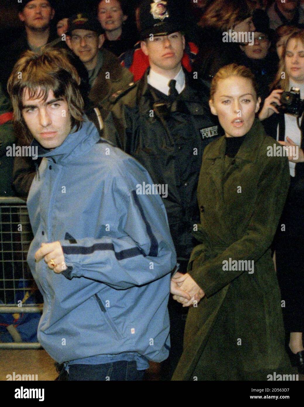 Liam gallagher patsy kensit hi-res stock photography and images - Alamy