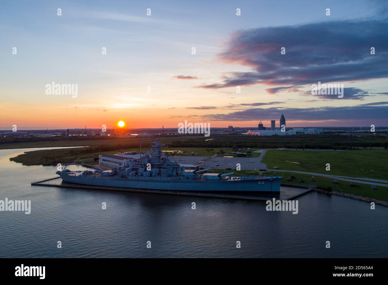 Panorama battleship hi-res stock photography and images - Alamy