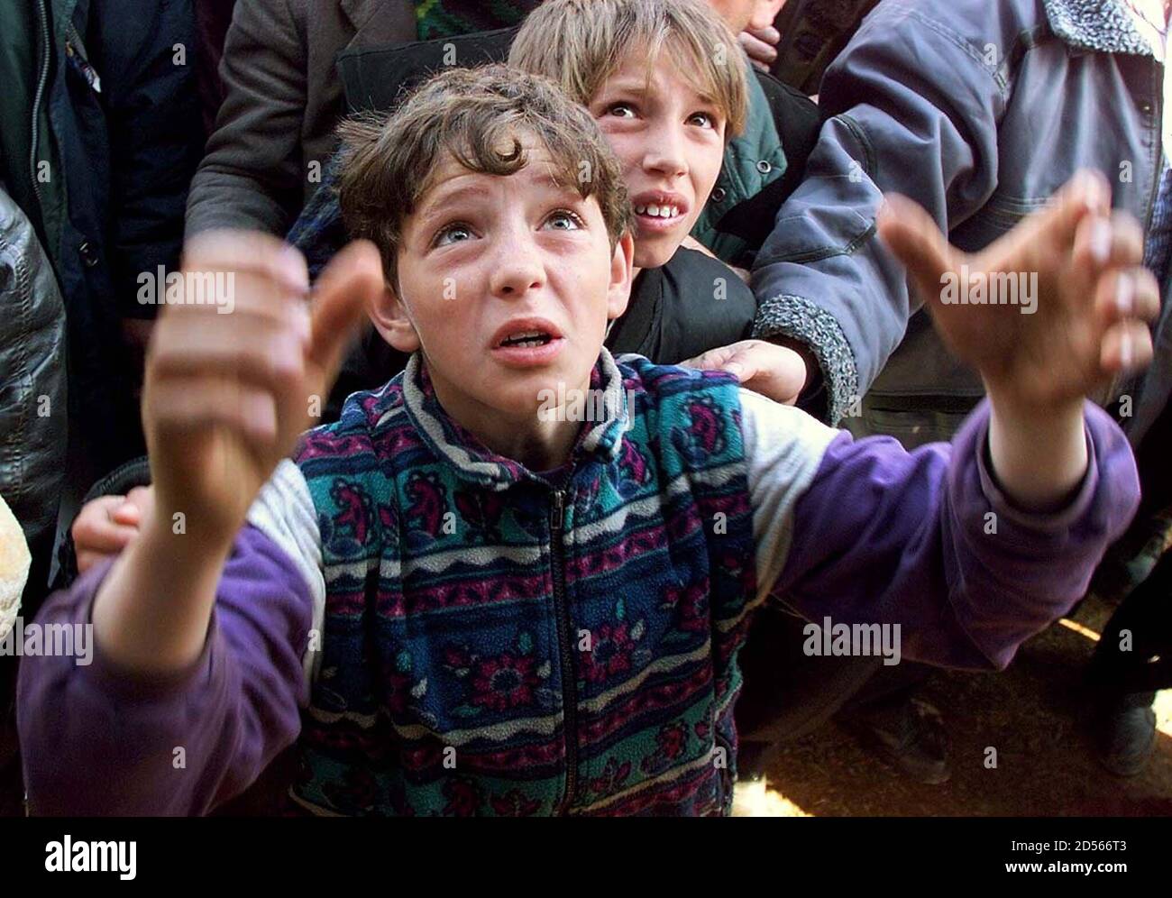 Refugees from kosovo in a refugee camp in kukes albania hi-res stock ...