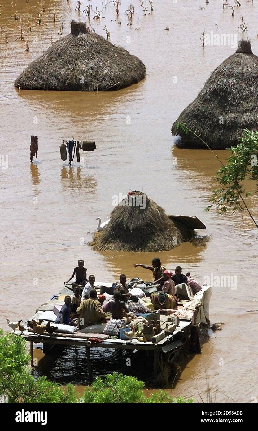 Flood africa rooftop hi-res stock photography and images - Alamy