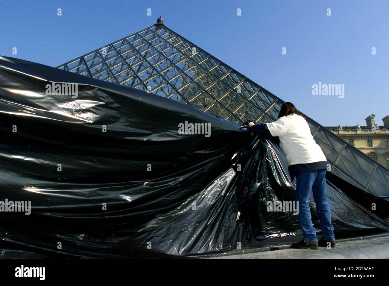 Sinking pyramid hi-res stock photography and images - Alamy
