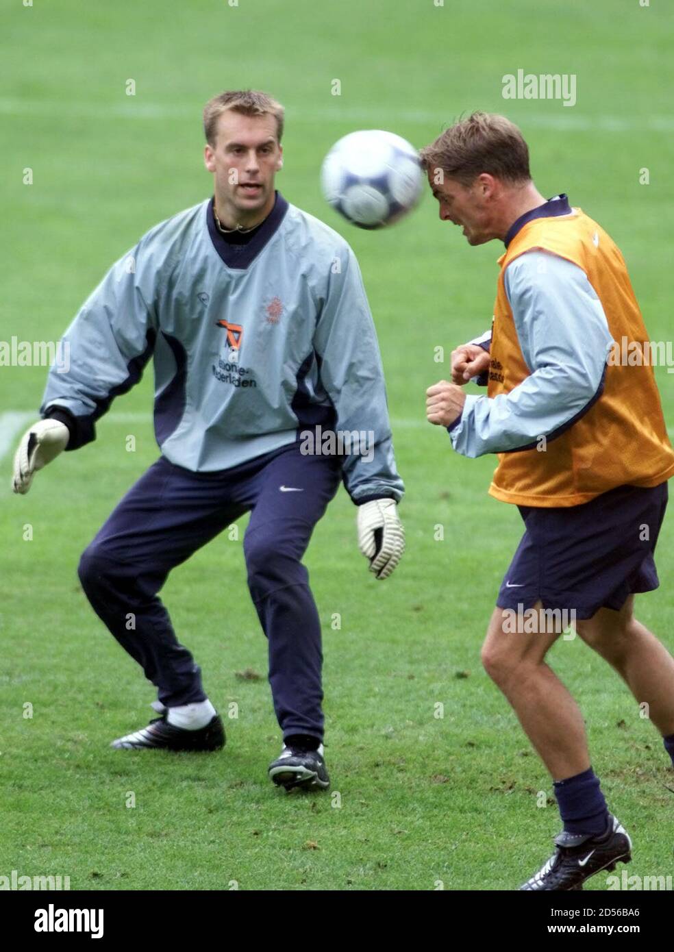 Frank de boer 2000 hi-res stock photography and images - Alamy
