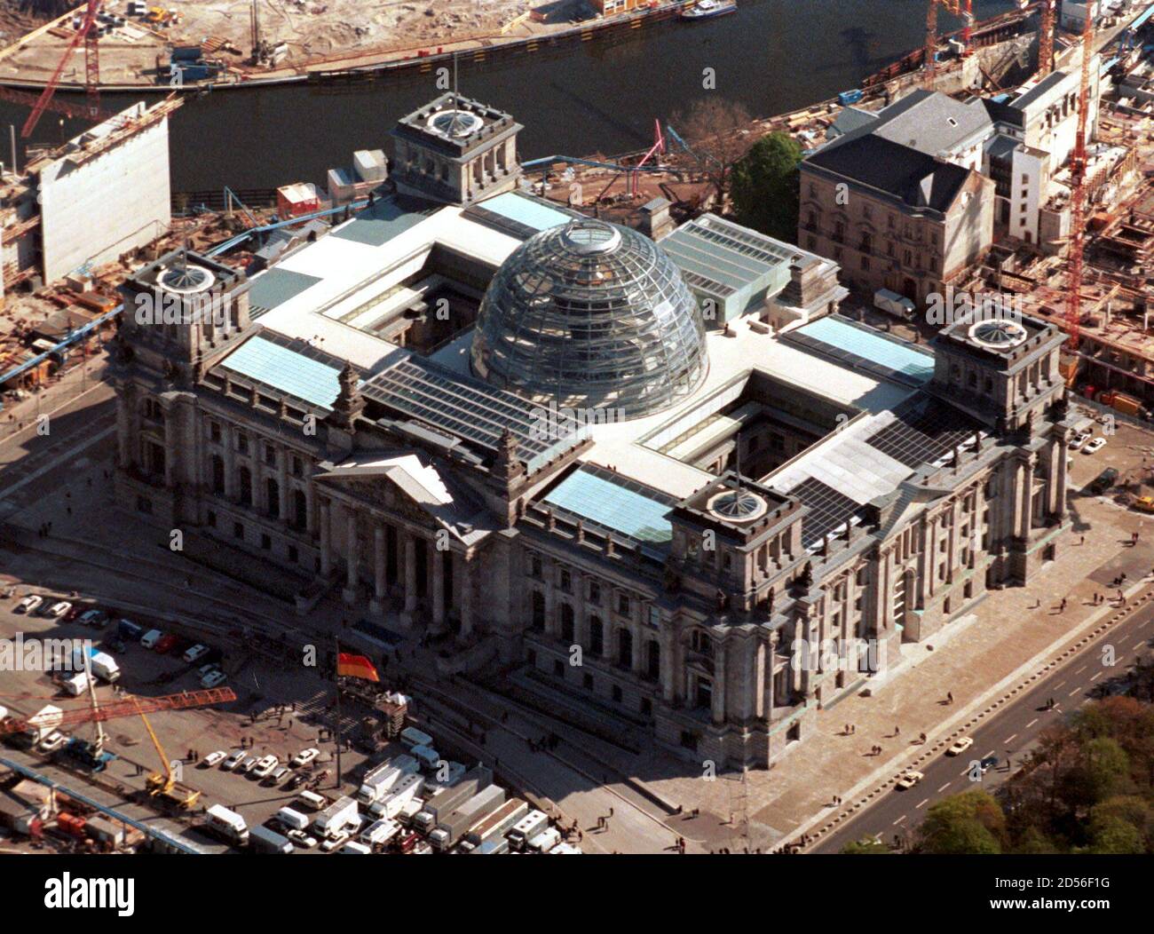 Renovation reichstag berlin germany hi-res stock photography and images ...
