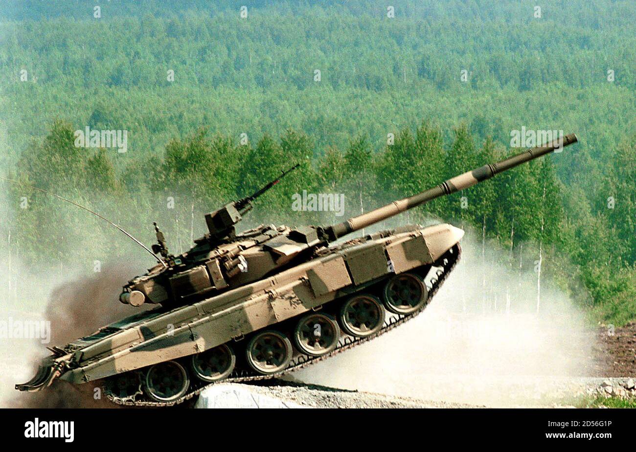 Russian t 80 tank hi-res stock photography and images - Alamy