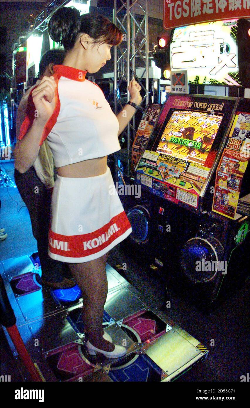 Dance simulation arcade game hi-res stock photography and images - Alamy