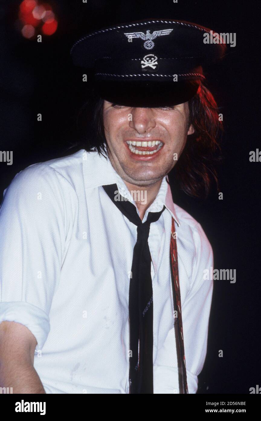 Brian James of The Lords of the New Church live at Halloween Party 83 ...