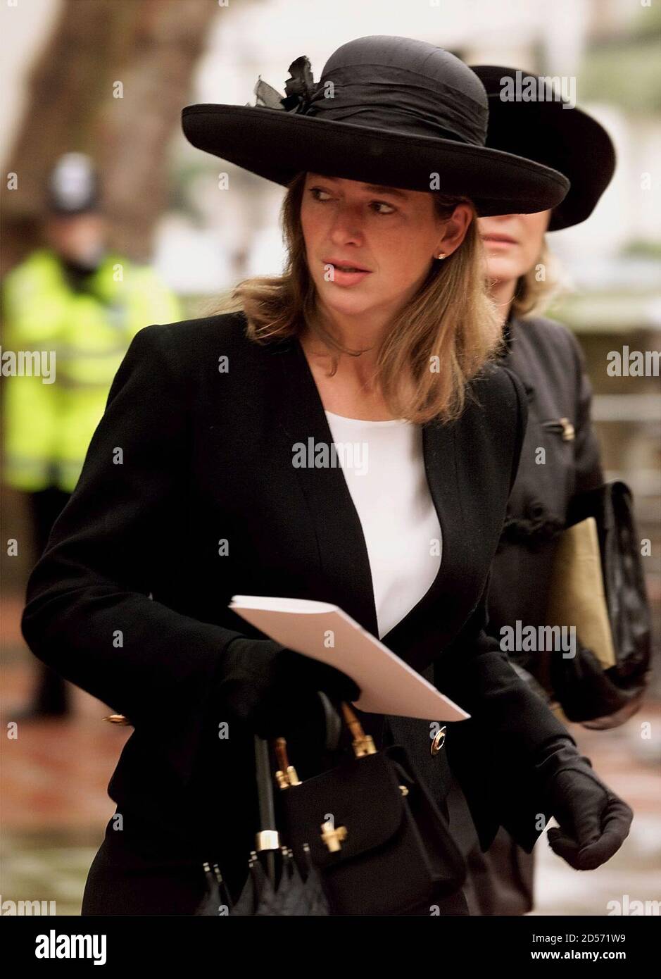 Tiggy legge bourke leaves st pauls church hi-res stock photography and ...