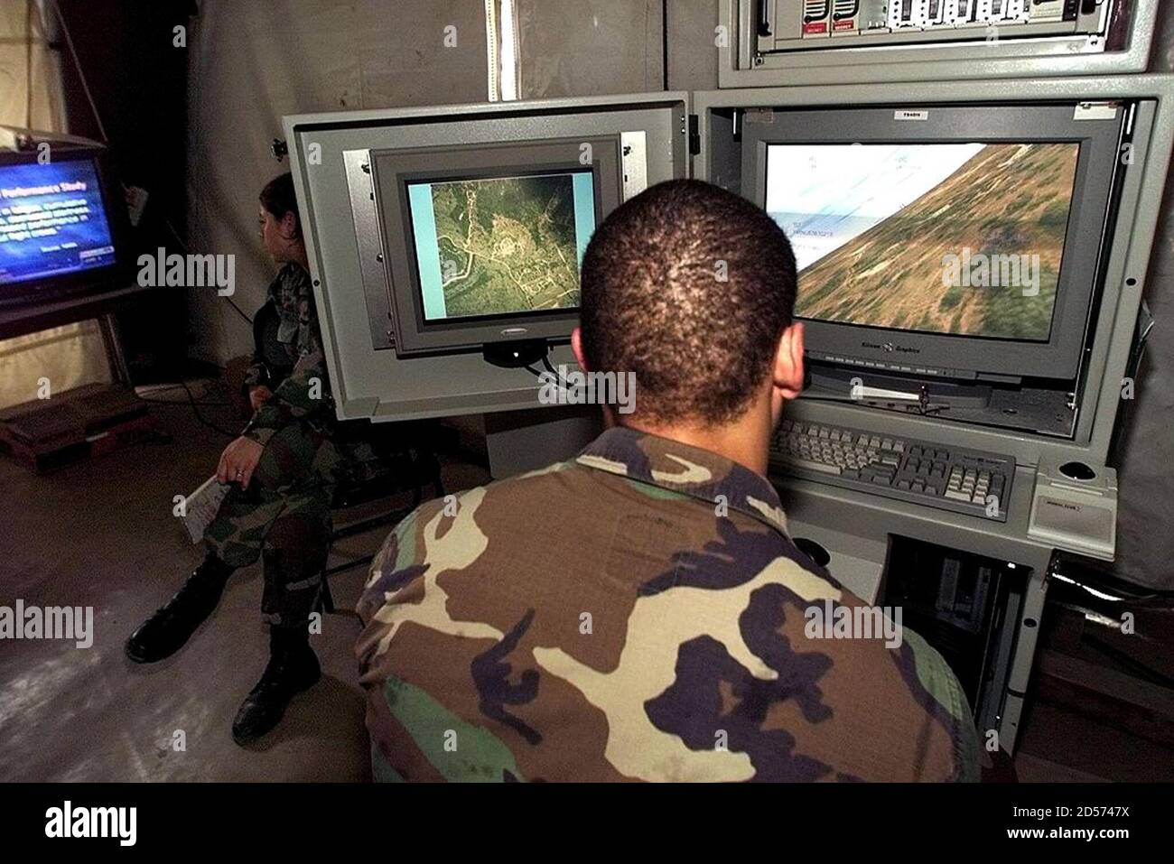 Military personnel using computer hi-res stock photography and images ...