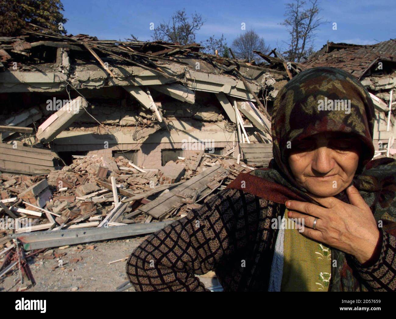 Woman collapsed hospital hi-res stock photography and images - Alamy