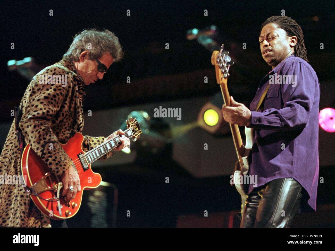 Darryl jones rolling stones hi-res stock photography and images - Alamy