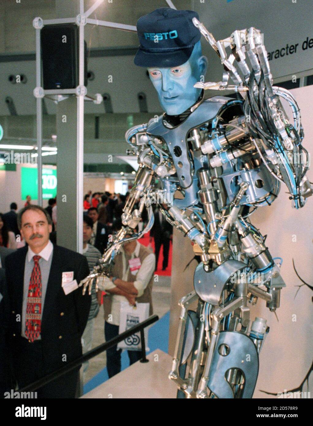 Pneumatic robots hi-res stock photography and images - Alamy