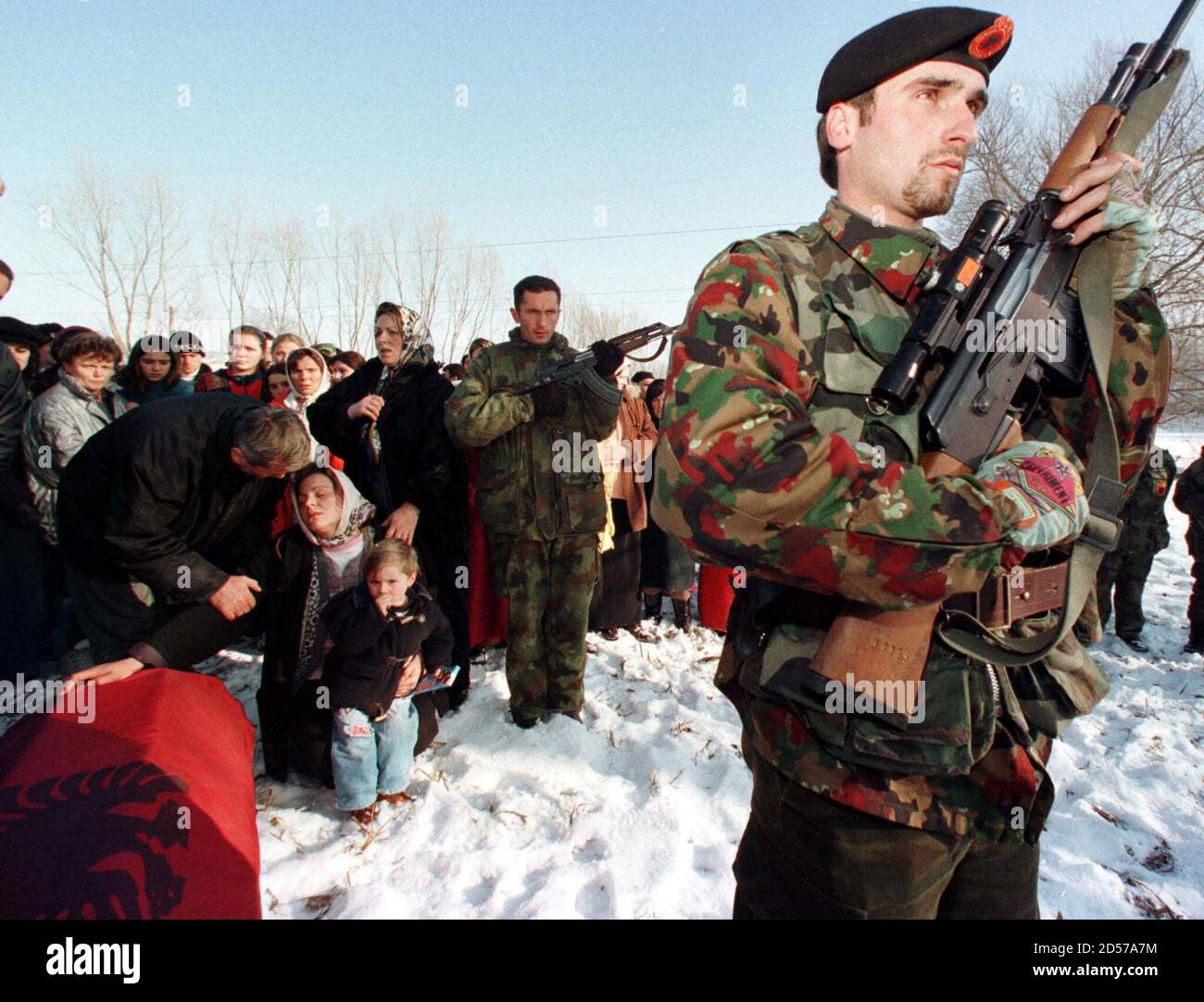 Kosovo liberation army soldiers hi-res stock photography and images - Alamy