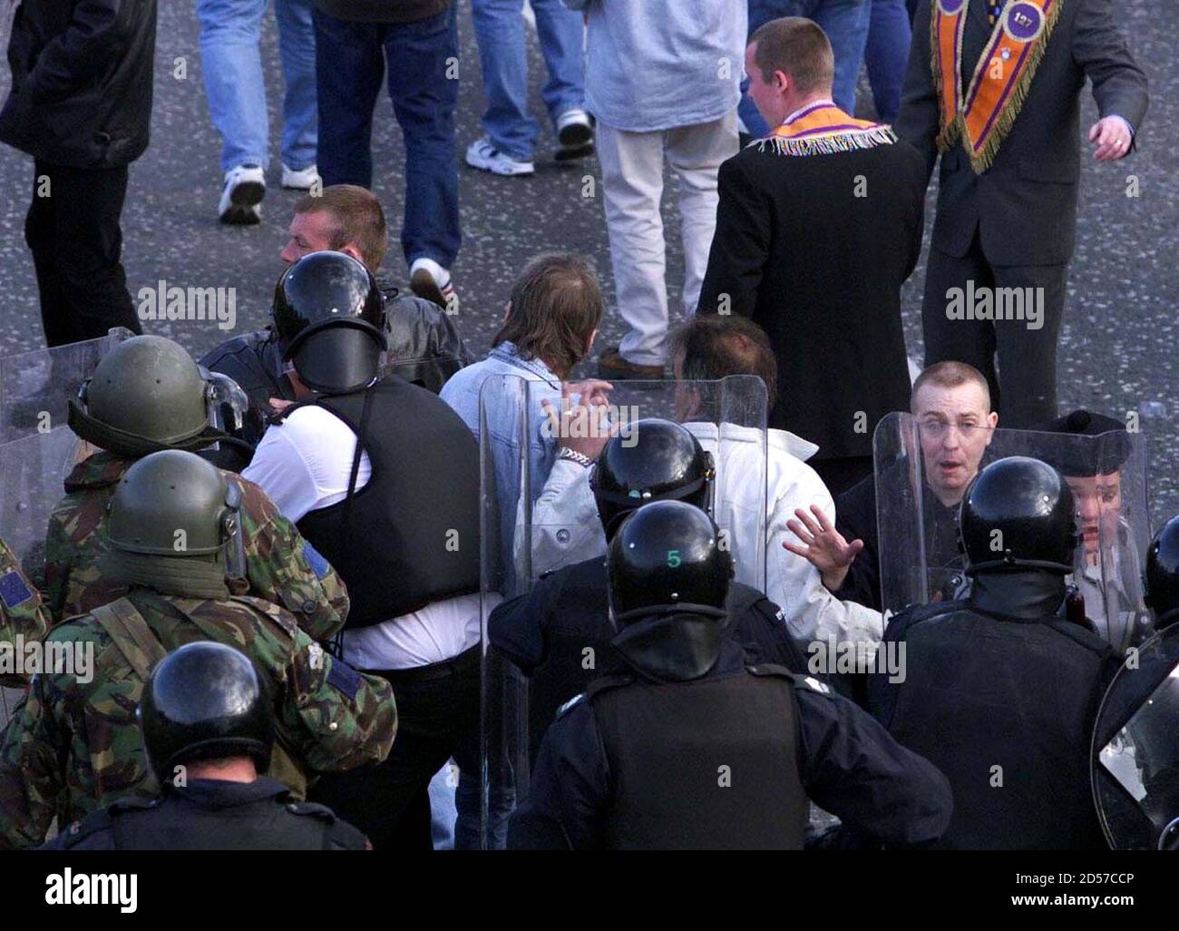 Ulster garvaghy road parade hi-res stock photography and images - Alamy