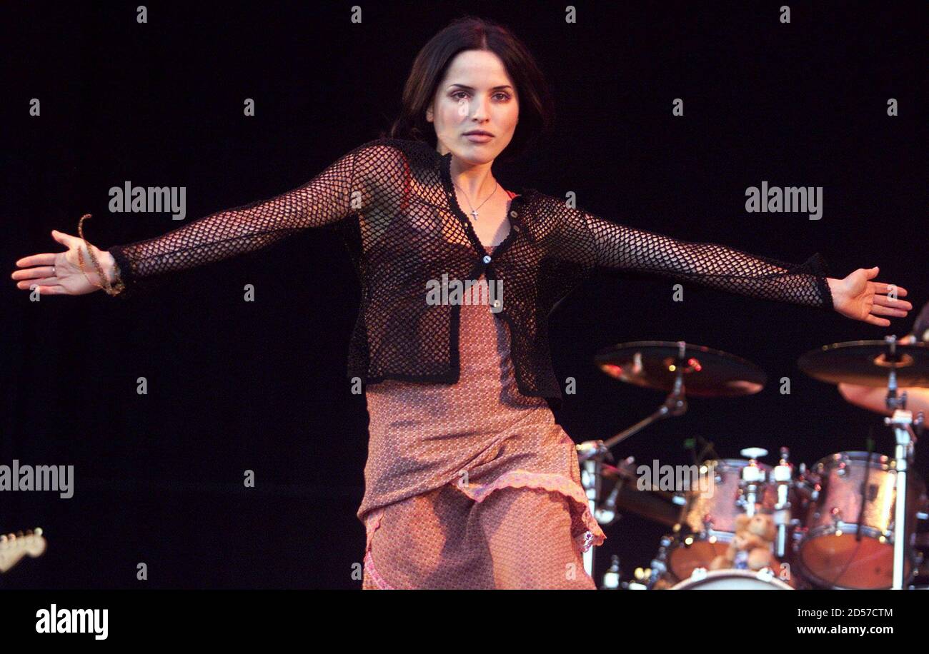Singer andrea corr hi-res stock photography and images - Alamy