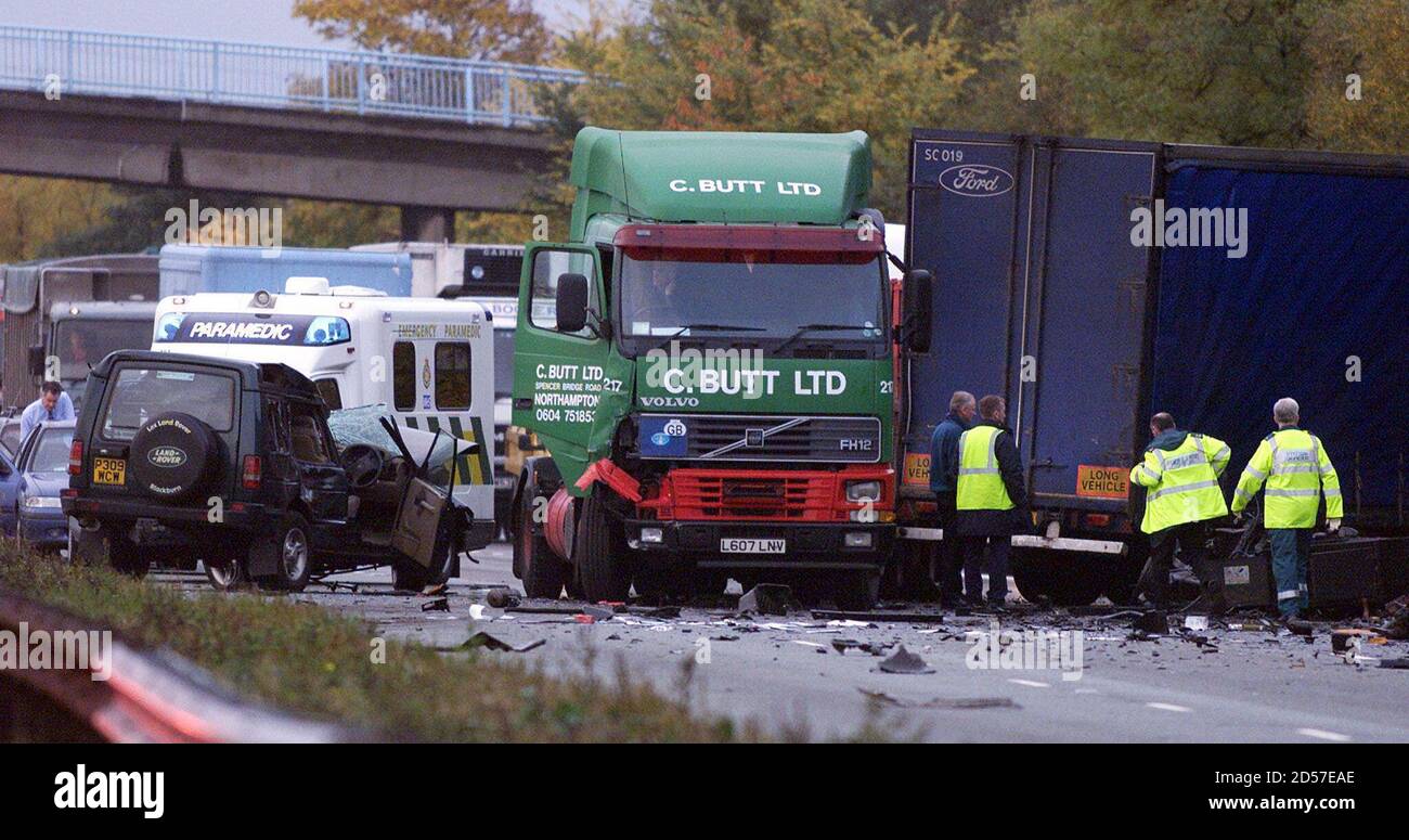 Heavy goods vehicle accident hi-res stock photography and images - Alamy