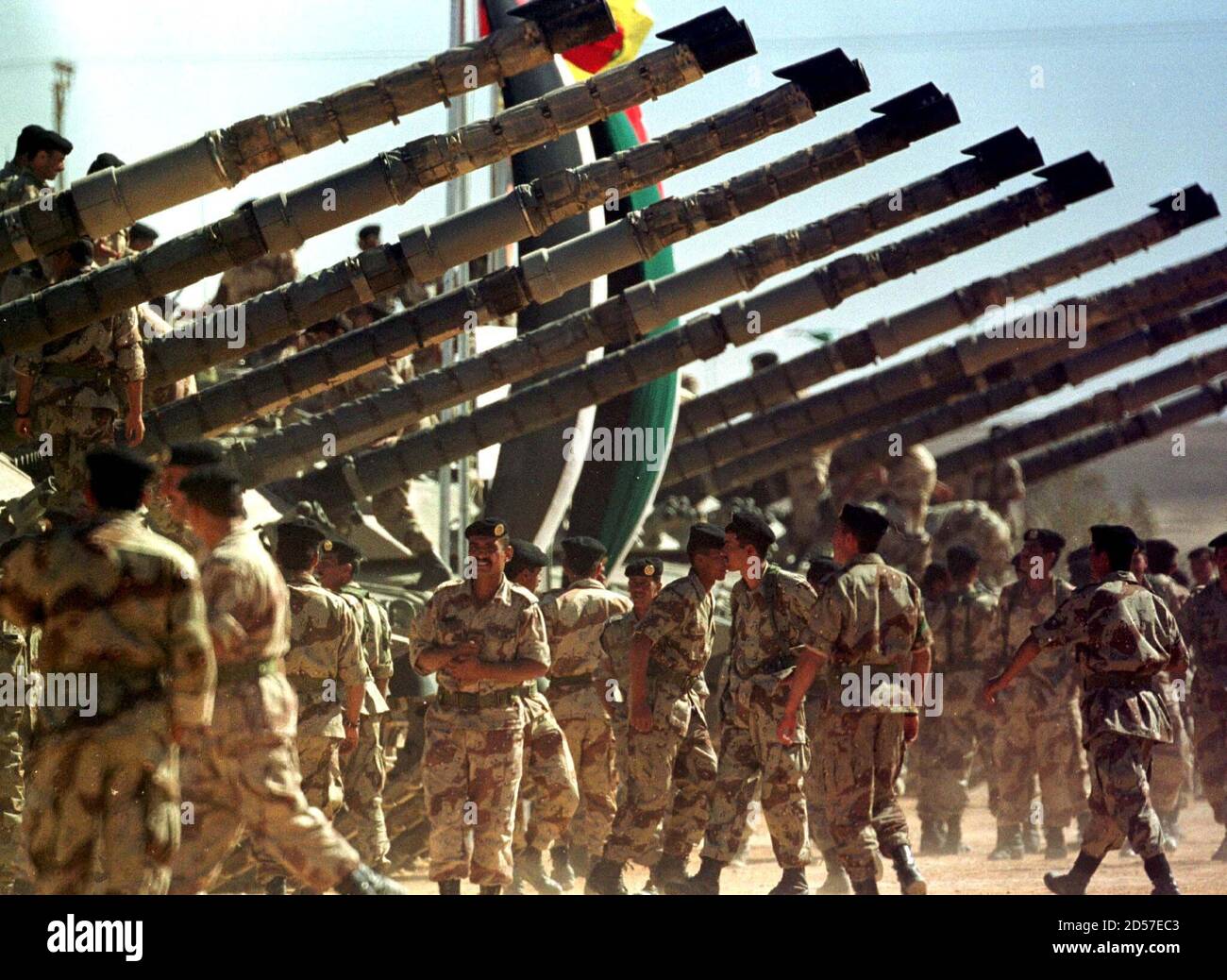 British challenger battle tanks hi-res stock photography and images - Alamy