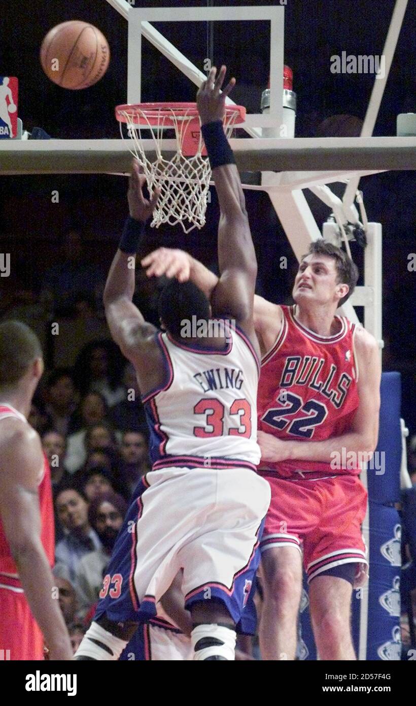 Patrick ewing bulls hi-res stock photography and images - Alamy