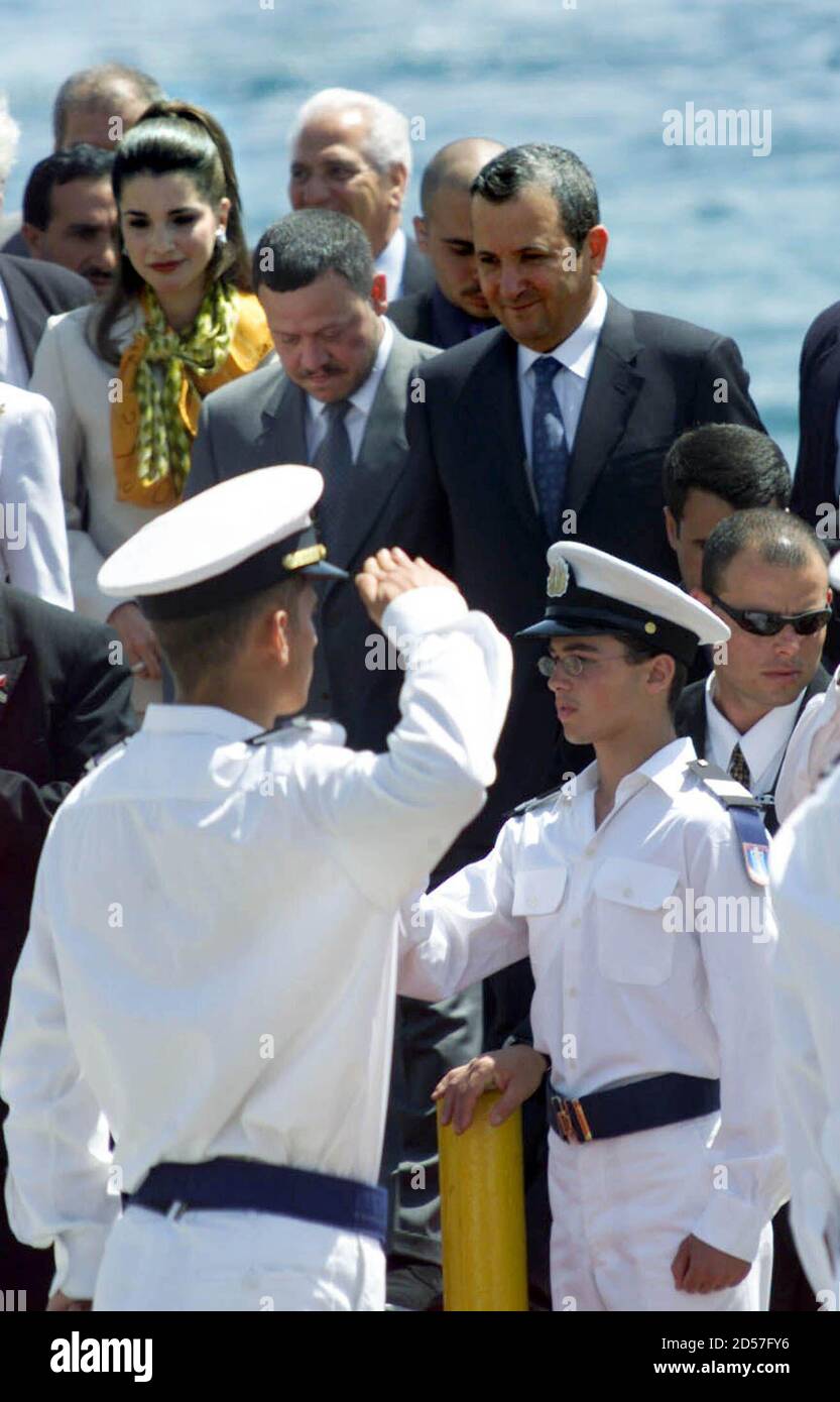 Throne base hi-res stock photography and images - Alamy