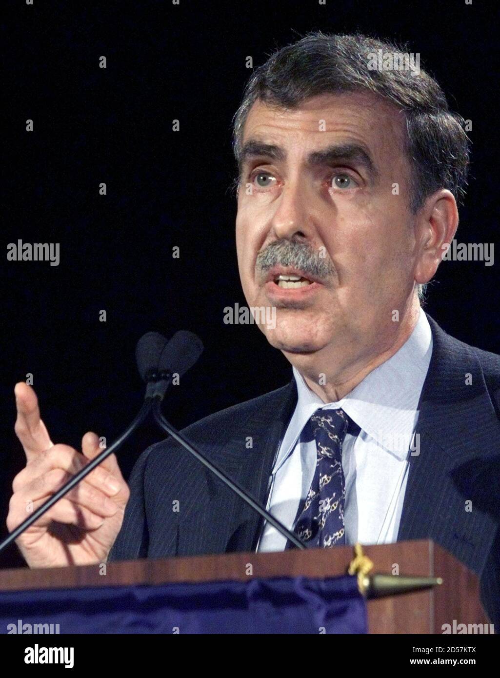 Time warner chairman gerald levin hi-res stock photography and images ...