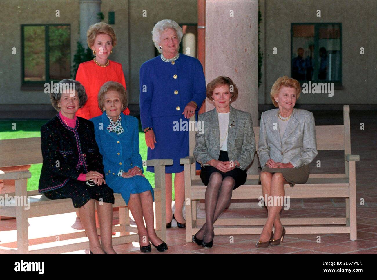Nancy reagan and barbara bush hi-res stock photography and images - Alamy