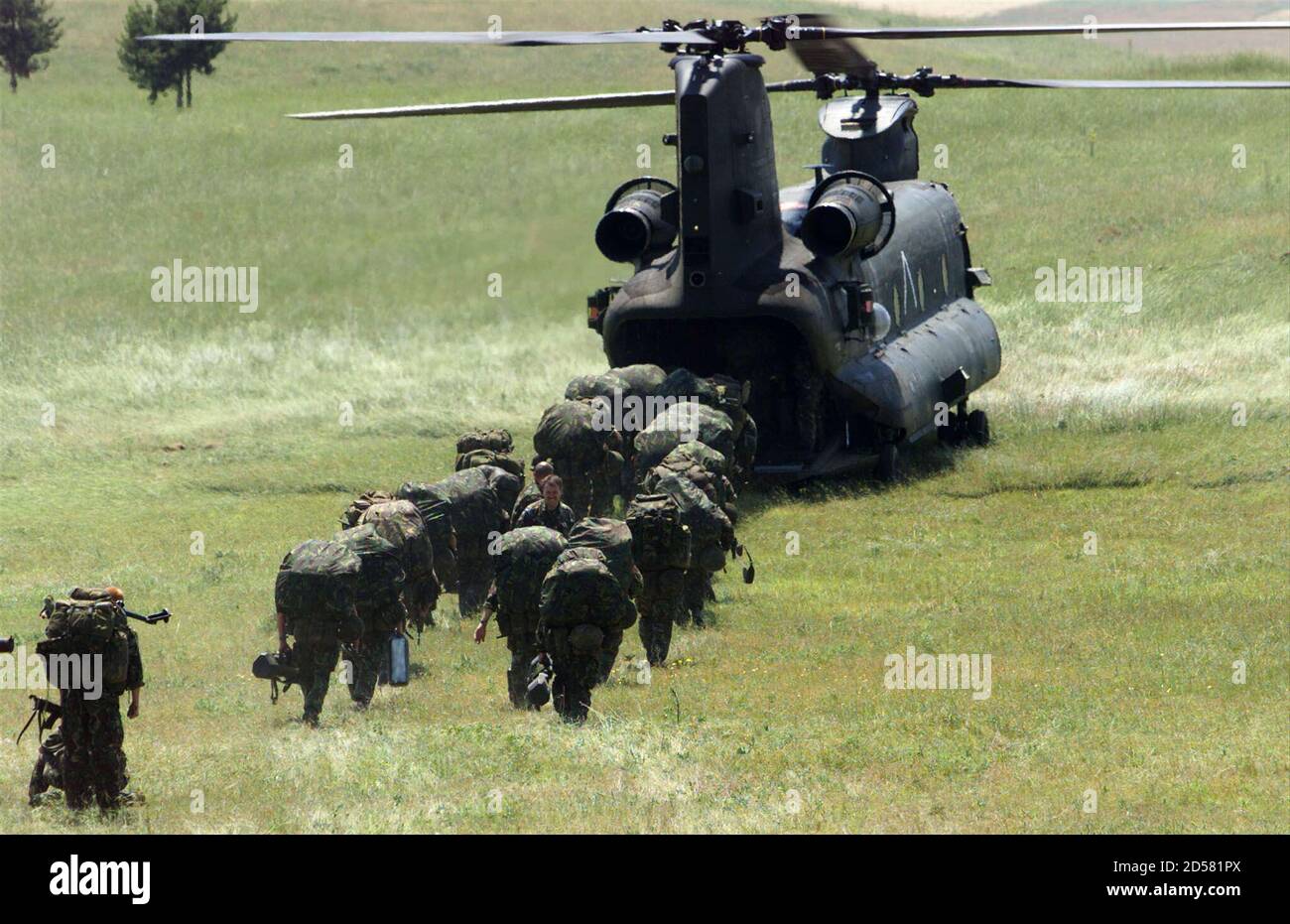 British Forces Chinook Helicopter High Resolution Stock Photography and ...