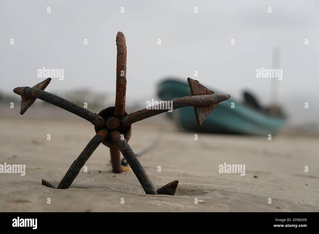old rusted anchor Stock Photo - Alamy