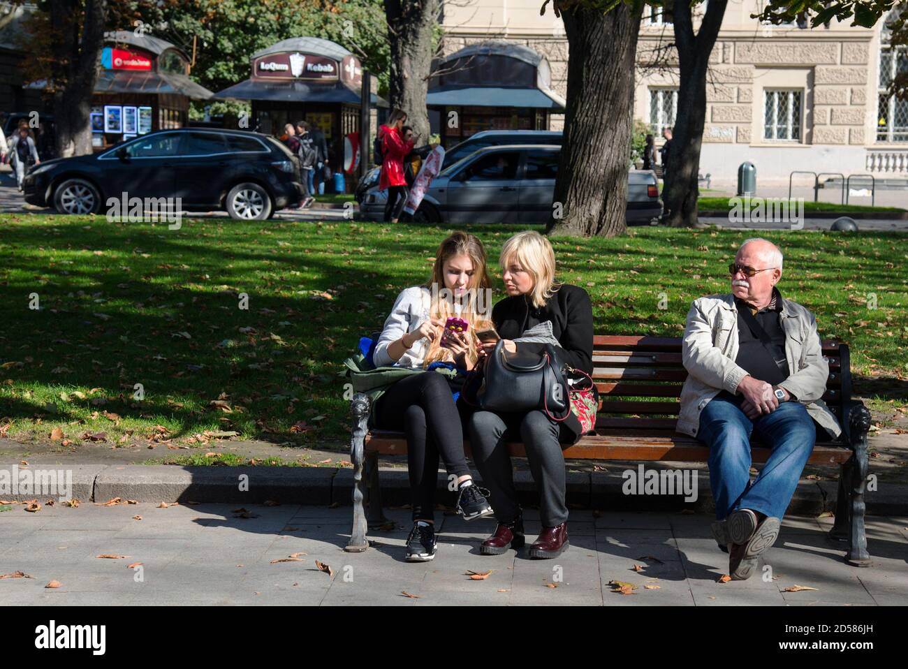 October weekend hi-res stock photography and images - Alamy